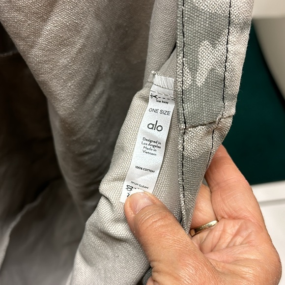 ALO Yoga | Bags | Alo Tote Bag | Poshmark